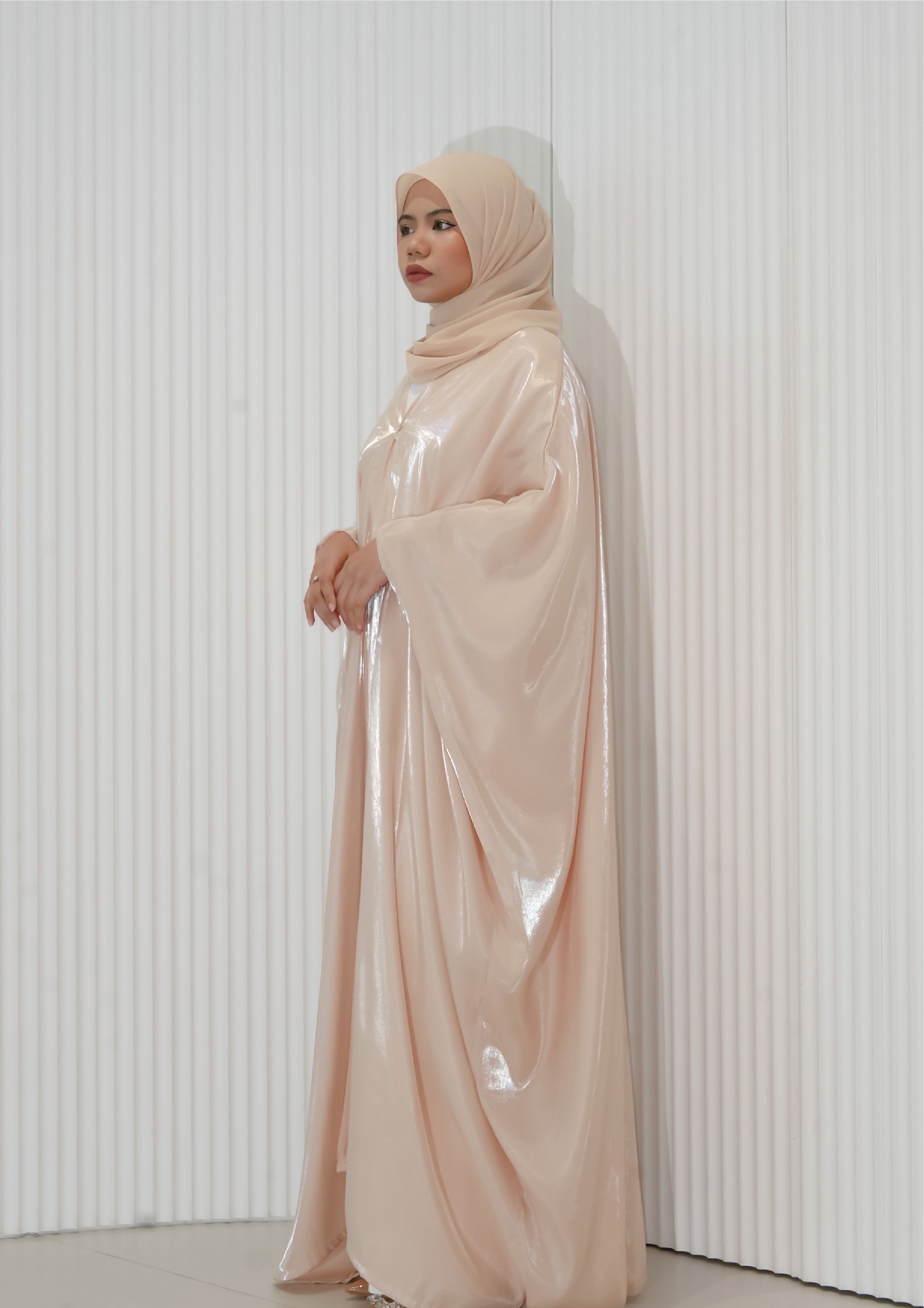 KHALEEJI Abaya in Pearl – ASTER.KL